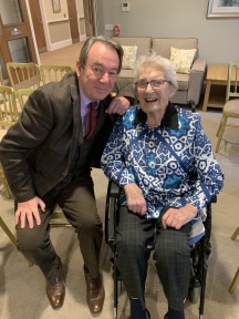 Hartfield House Hosts Antiques Roadshow Expert Eric Knowles!