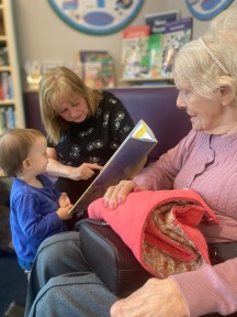Residents enjoys a visit to Camberley Library
