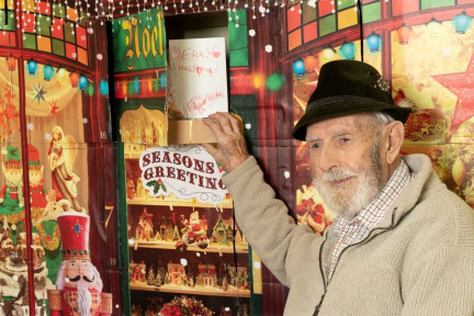 TRIO OF GIANT ADVENT CALENDARS UNVEILED