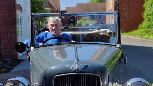 Devizes care home Resident reunites with 1937 vintage car