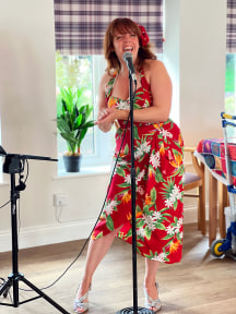 Amanda Parsons music performance