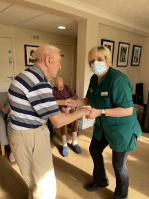 Entertainment with Tracy Lea