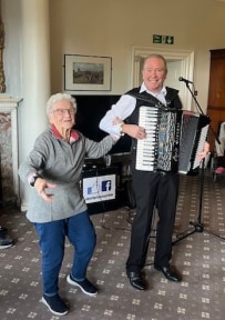 Accordion player entertains at Tabley House