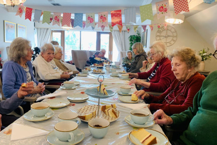 Abbeycrest residents enjoy cream tea