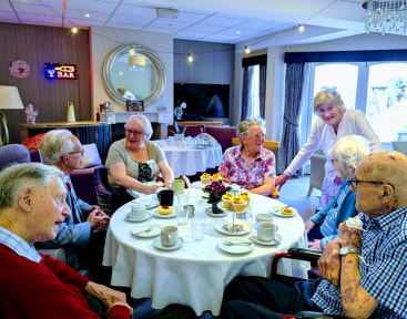 Mallard Court Enjoys Visit From the Deputy Mayor