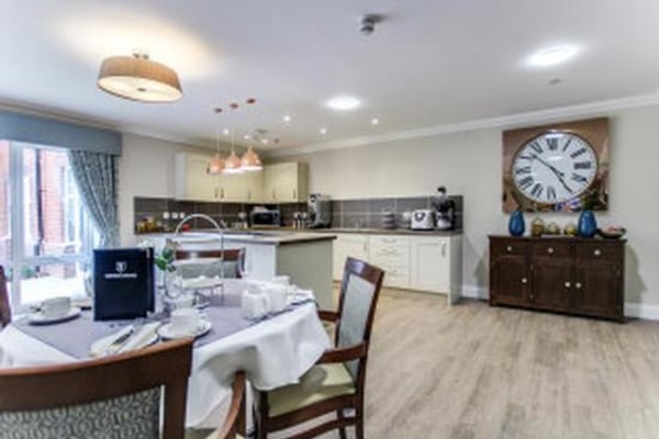 Emerson Grange Care Home, Rowhill Road, Swanley, Kent BR8 7FP | 108 Reviews