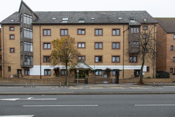 Glain House care home, 77-85 Newport Road, Cardiff CF24 0AE | 36 Reviews