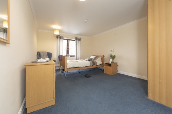 Glain House care home, 77-85 Newport Road, Cardiff CF24 0AE | 48 Reviews