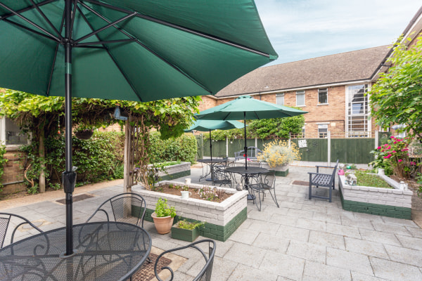Excelcare Sweyne Court care home, Hockley Road, Rayleigh, Essex SS6 8EB ...