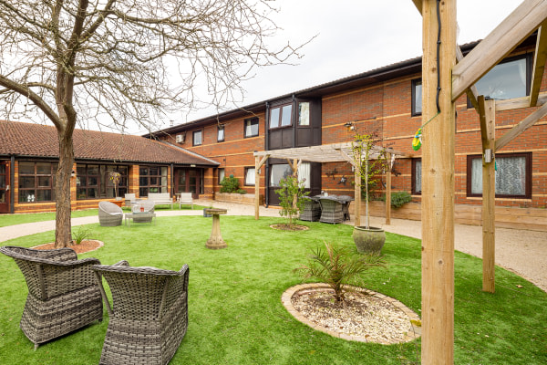 Oake Meadows Nursing Home, 33 Wyvern Road, Taunton, Somerset TA1 4RA ...