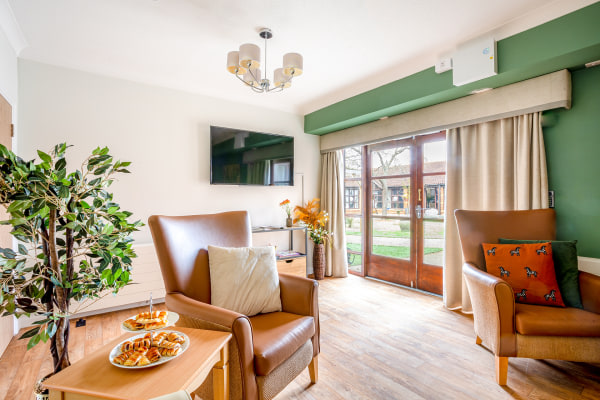 Oake Meadows Nursing Home, 33 Wyvern Road, Taunton, Somerset TA1 4RA ...