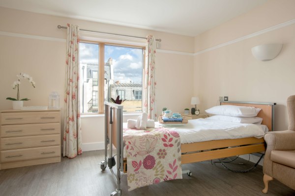 Ellesmere House care home, 9 Nightingale Place, London SW10 9NG | 38 ...