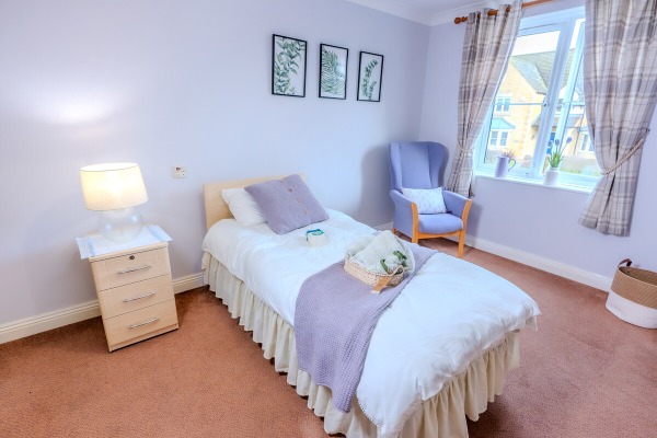 The Homestead, 24 Flax Crescent, Shilton Park, Carterton, Oxfordshire ...
