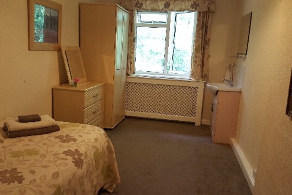 Knoll House care home, Studham Lane, Dunstable, Bedfordshire LU6 2QJ ...
