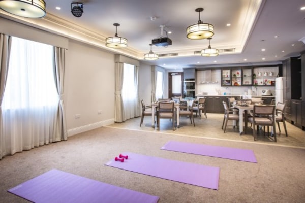 Signature at Hendon Hall care home, Ashley Lane, Hendon, London NW4 1HG ...