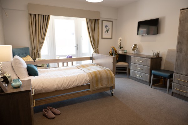 Alexander House Care Home, Hawkins Road, Exeter, Devon EX1 3UW | 17 Reviews