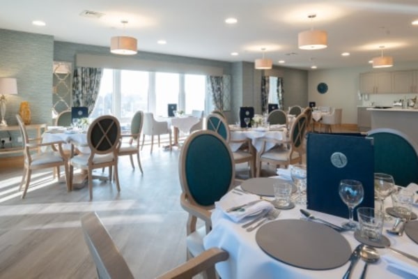 Alexander House Care Home, Hawkins Road, Exeter, Devon EX1 3UW | 17 Reviews