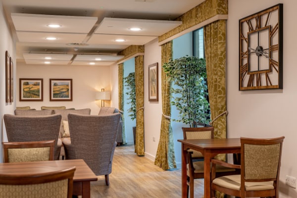 Surbitonian Gardens care home, Poppy Court, Warwick Grove, Surbiton ...
