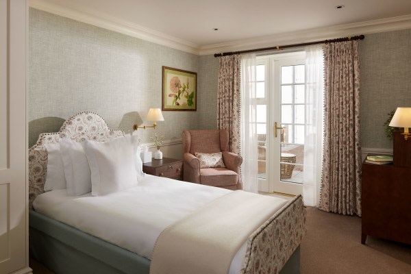 KYN Bickley care home, Bickley Park Road, Bromley, London BR1 2AZ | 33 ...