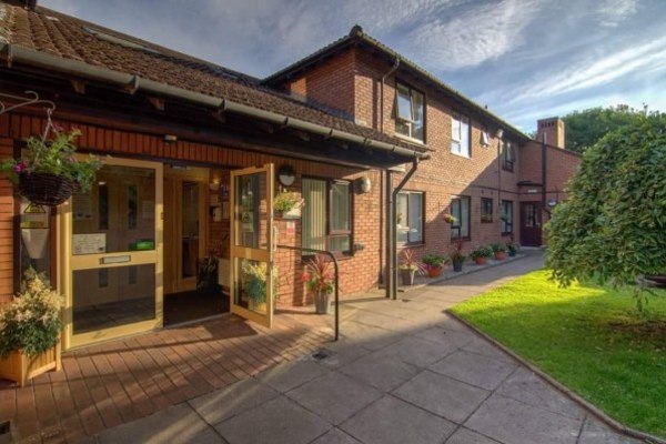 Park Mount Care Home, 52 Park Mount Drive, Macclesfield, Cheshire SK11 ...