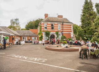 Springfield Manor Nursing Home, Hogs Back, Puttenham, Guildford, Surrey ...