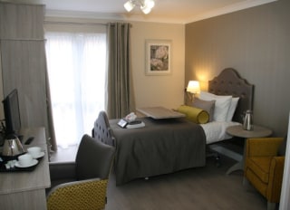 Link House Care & Nursing Home, 15 Blenhiem Road, Raynes Park, London ...