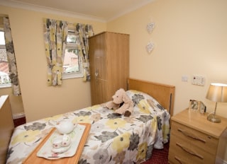Coombe End Court care home, London Road, Marlborough, Wiltshire SN8 2AP ...