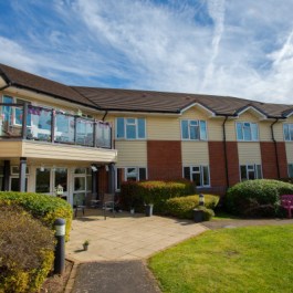 Barton Lodge care home, 45 Birdsfoot Lane, Luton, Bedfordshire LU3 2DN ...
