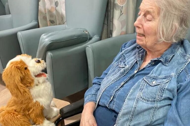 Dementia therapies in care homes: Types and benefits