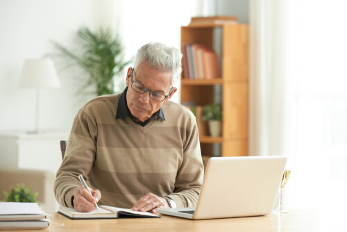 Top 10 memory aids and strategies to help with dementia